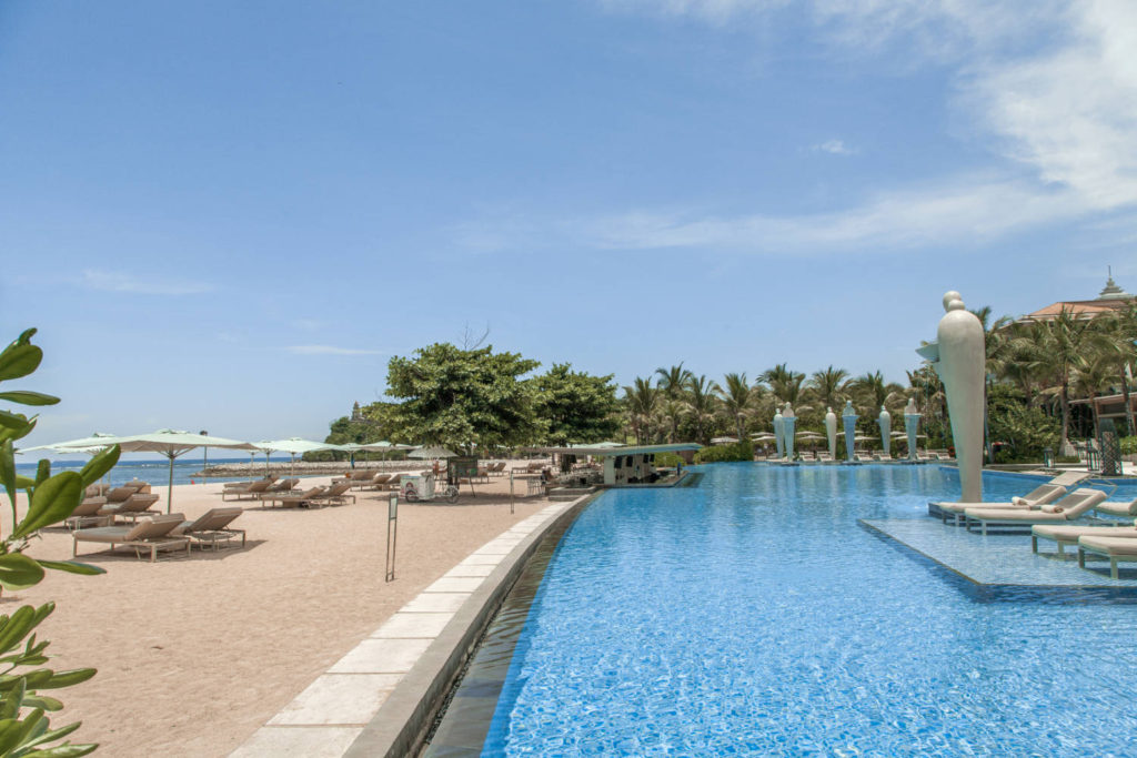 The Most Luxurious Resort In Nusa Dua For Couples: The Mulia Bali